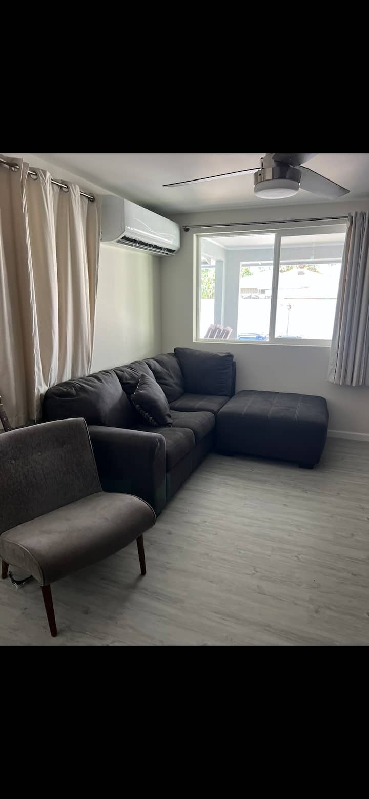 Modern Studio Across From The Beach - Haleiwa, HI