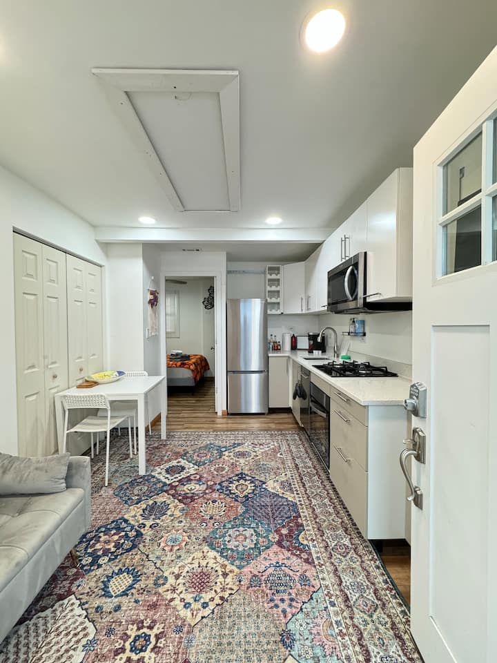 1-bedroom With Full Kitchen, Washer/dryer Inside - Forest Glen - Chicago