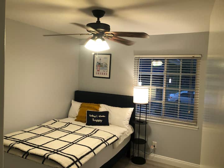 Bedroom 1 Private Bath In House Clean & Peaceful - La Mirada, CA