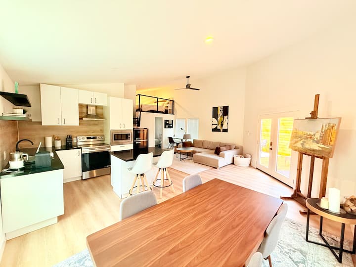 Modern Cottage For 4 - Houston, TX
