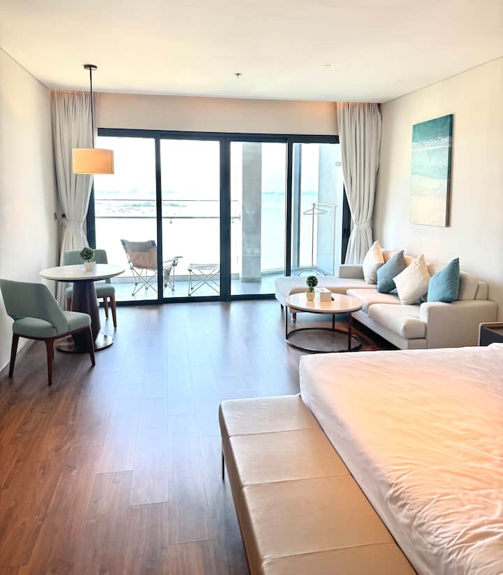 Sunrise Balcony Studio/seaview/beachfront/netflix - China