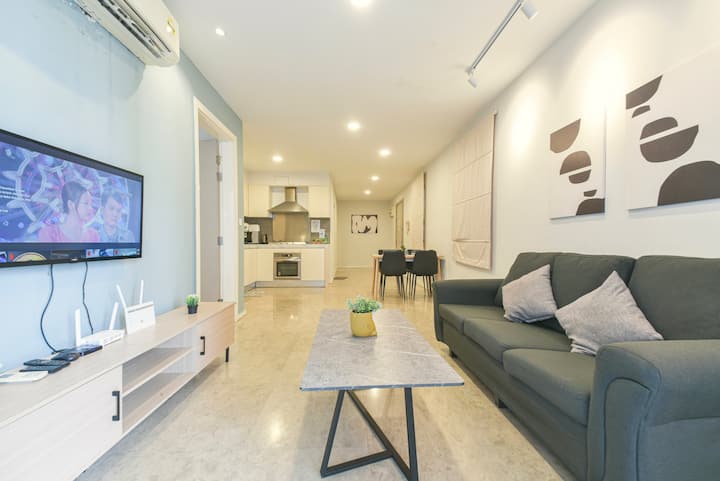 2br Artsy Condo 3 Min Pavillion | Netflix & Wi-fi - Kuala Lumpur