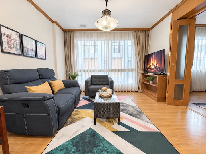 Luxury Apartment - Pool & Gym - Bangkok