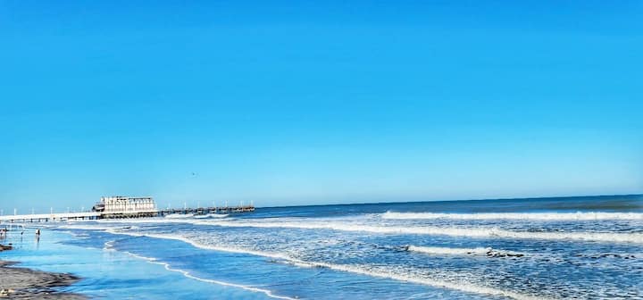 Beachfront Building 1 Bed, Patio - Daytona Beach, FL