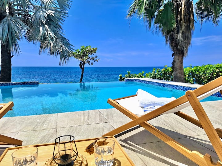 Whispering Clouds Beach House - Jamaica