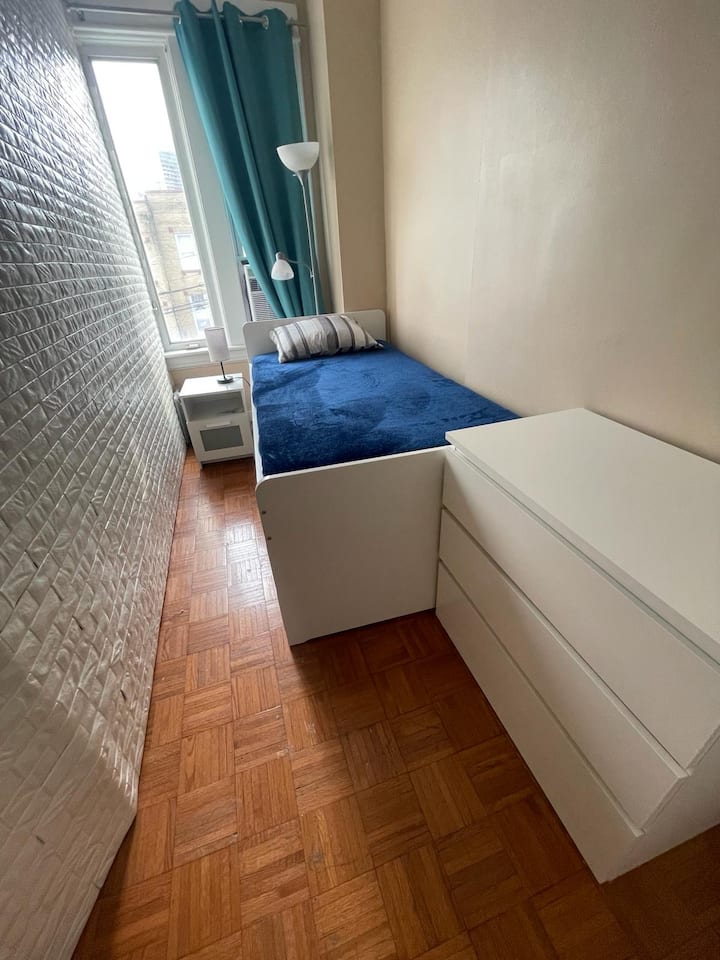Small Room C In West New York, Nj - 뉴저지