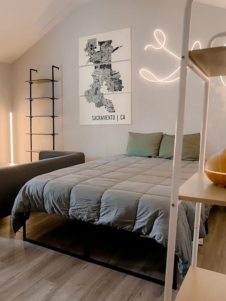 Modern Centralized Xl Studio - Sacramento