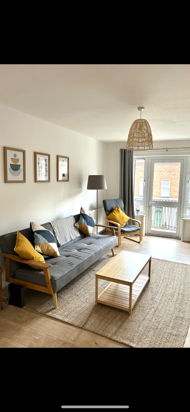 3 Bed, York Rd Area, 15 Min Walk To Cathedral Qtr - Belfast