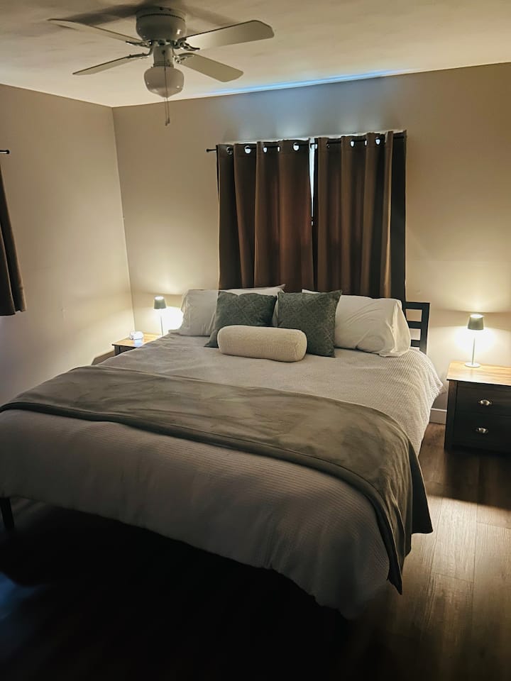 Newly Remodeled Home In Historic Neighborhood - East Fork Lake, Olney