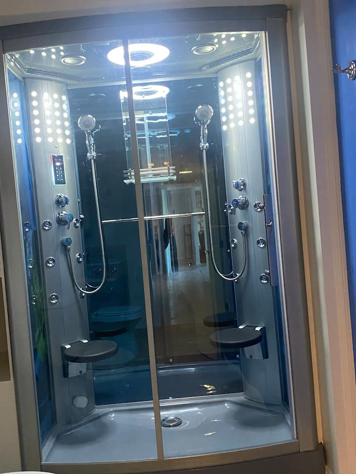 Spa*steam Shower House+near Vegas Strip* - Las Vegas