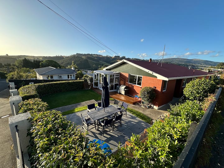 4/5 Bedroom Spacious Family Home - Dunedin