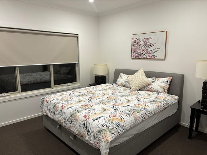 Brand New Spacious Room No.4 - Werribee