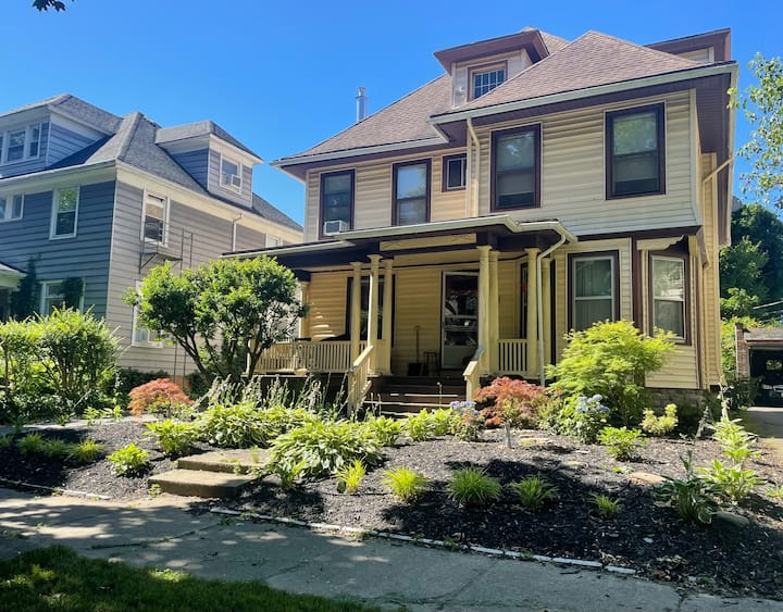Park Avenue 3br Apt Porch Parking Washer Dryer - Rochester, NY