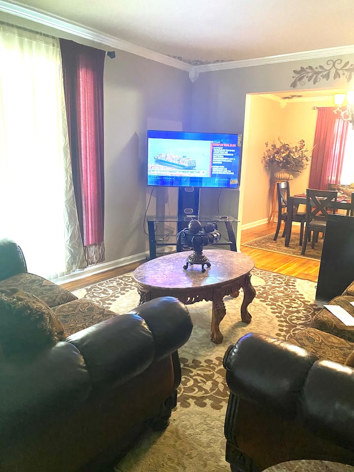 Jane’s Elegant Home - Huntsville, AL