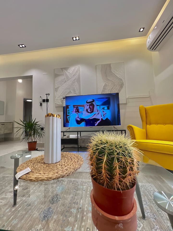 M7 3 Bedrooms Eligant Private Entrance Apt. - Saudi Arabia