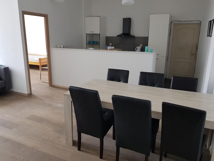 Clean & Comfortable In The City - Centraal Station Antwerpen