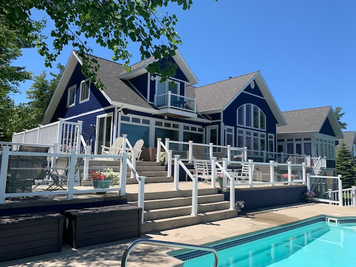 Lake Charlevoix Paradise - Charlevoix, MI