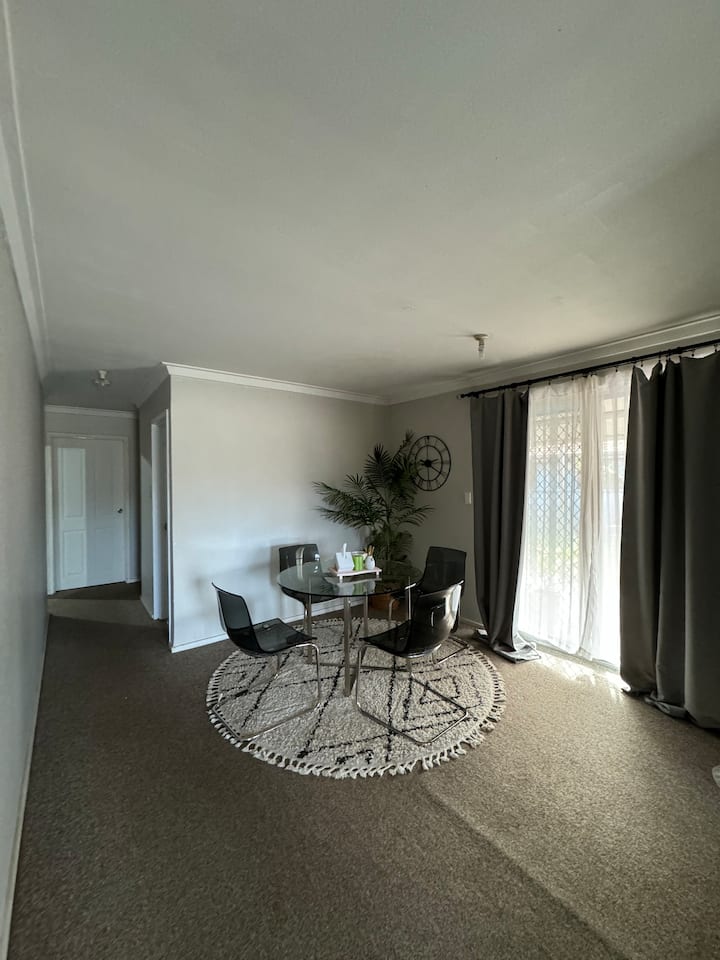 1 Single Bedroom With 1 Person - Armadale