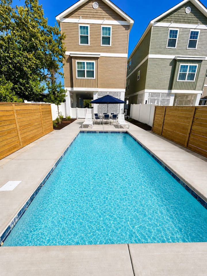 4br Pet-friendly W/ Pool | 1 Block To Ocean - Myrtle Beach, SC