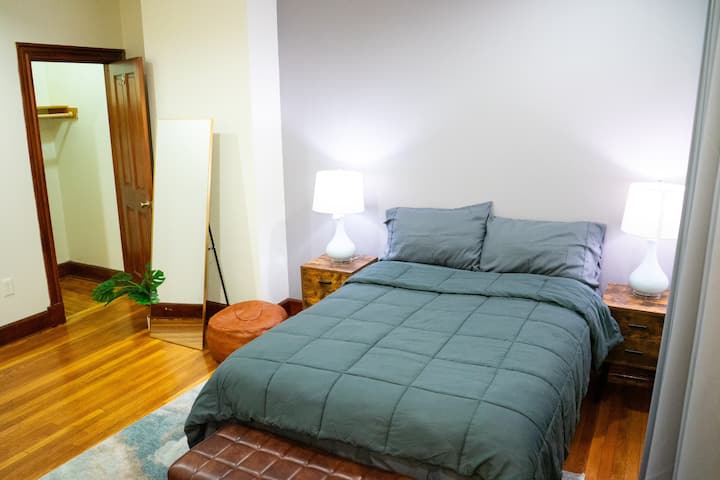 Cozy & Private Bedrm, Bathrm & Patio Near Downtown - Boston, MA