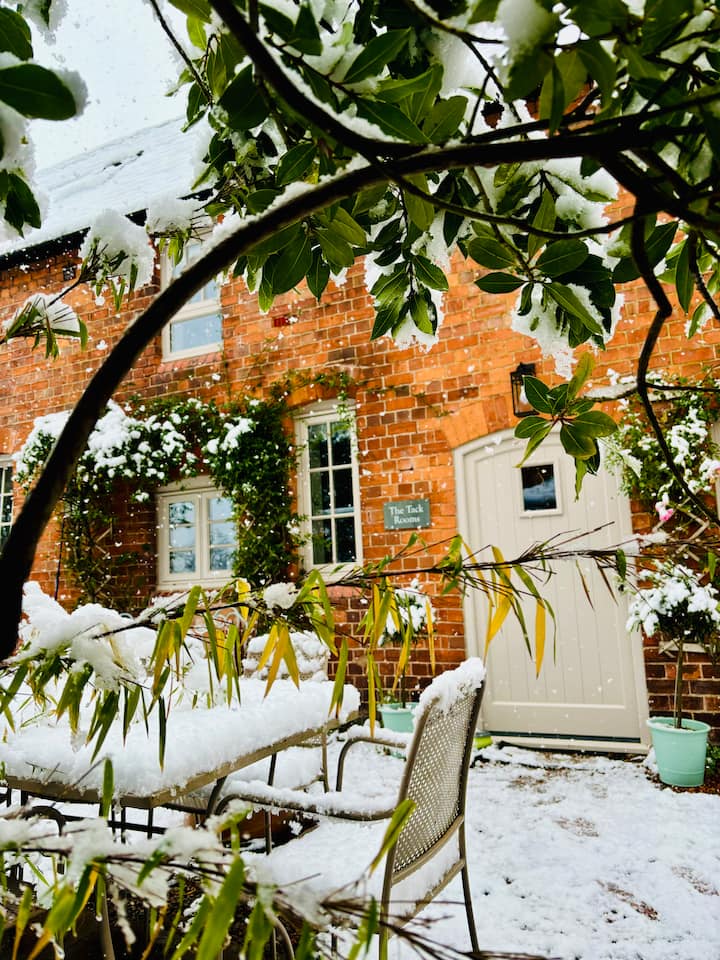 Country Coachhouse Retreat - Welshpool