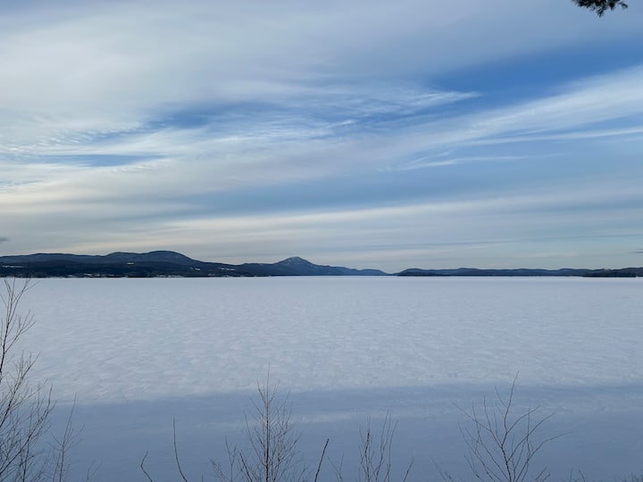Memphremagog Lakeside Cottage - Derby, VT