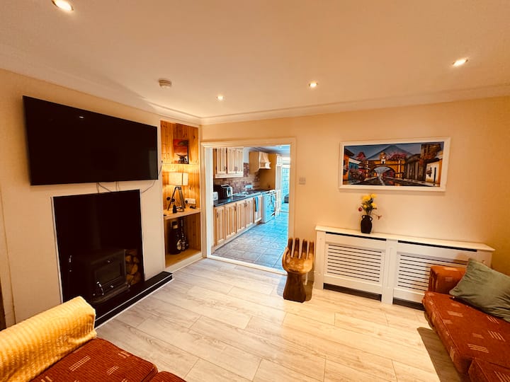 Modern 3 Bed House | Parking | Walk To Tralee Town - トラリー