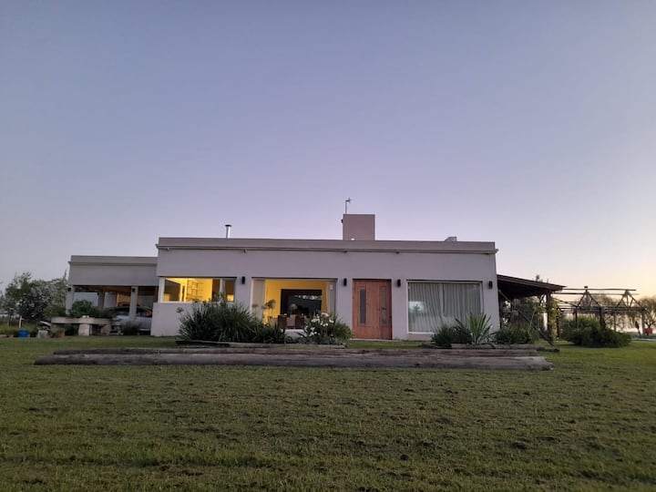 Casa Con Parque, Hogar Y Mucha Tranquilidad - Del Mar