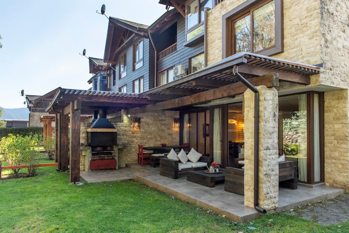 House For 9 People With Lake Access, Air Conditioning And Fast Internet - Pucon