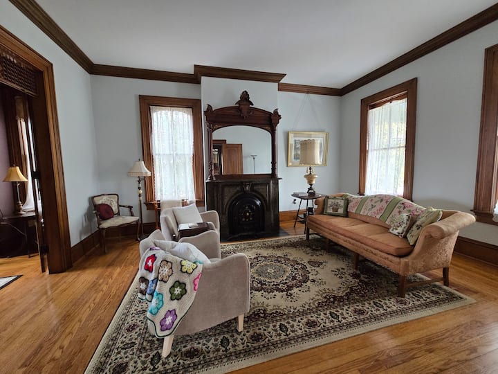 The Mcclure Guesthouse And Events - East Fork Lake, Olney