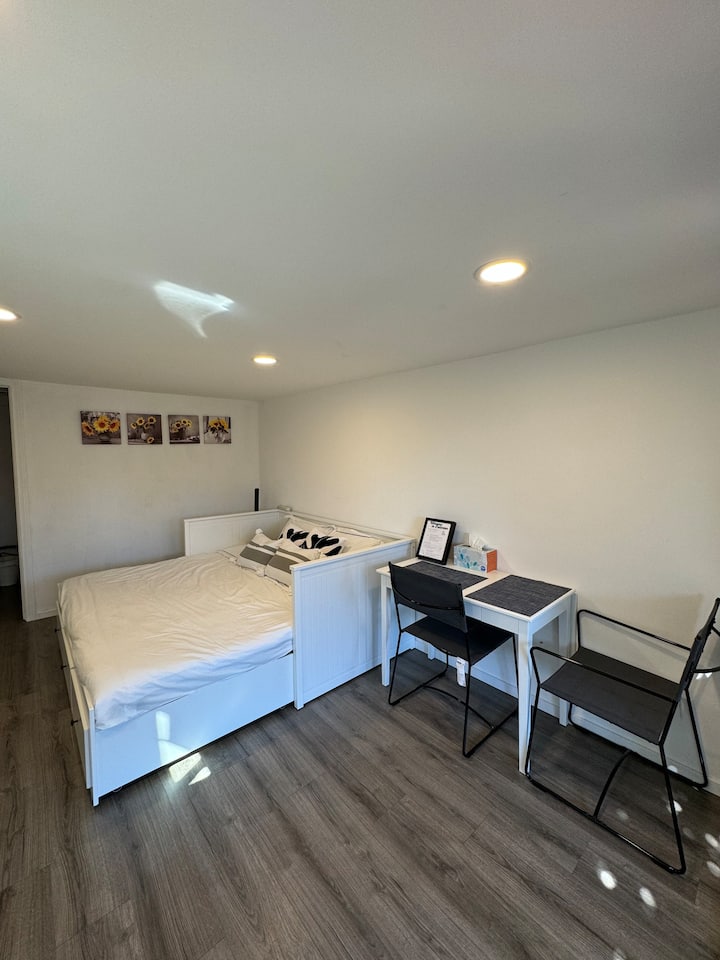 Hidden Gem: Cozy Private Guesthouse - Fullerton, CA