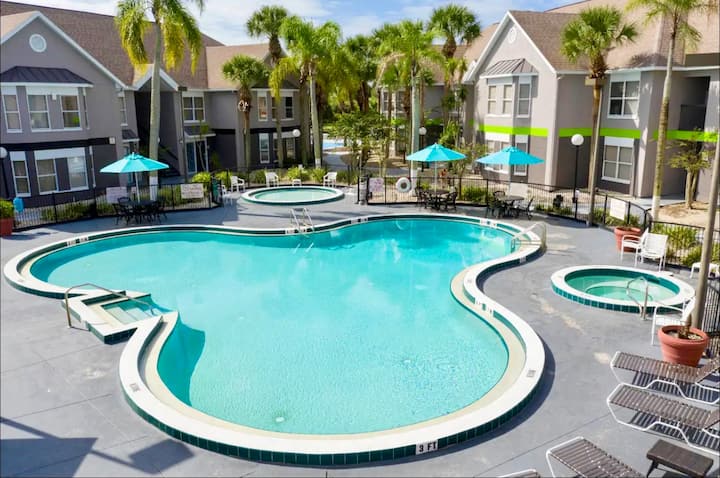 Magical Retreat | Hot Tub • Pool • Disney 10 Min - Celebration, FL