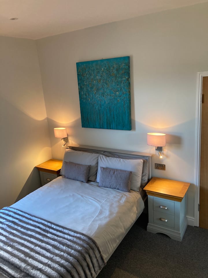 Large Double Room In Cardiff Centre - Cardiff