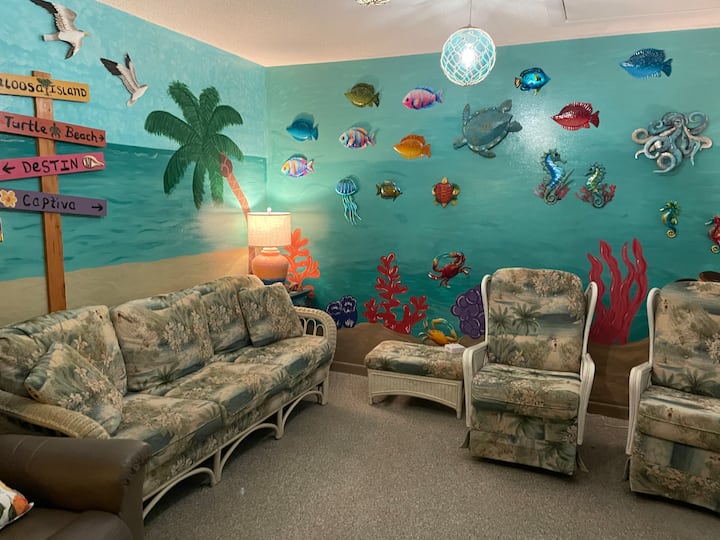 The Fancy Floridian
$200 Night $1200 Wk $3200 Mon. - Dade City, FL