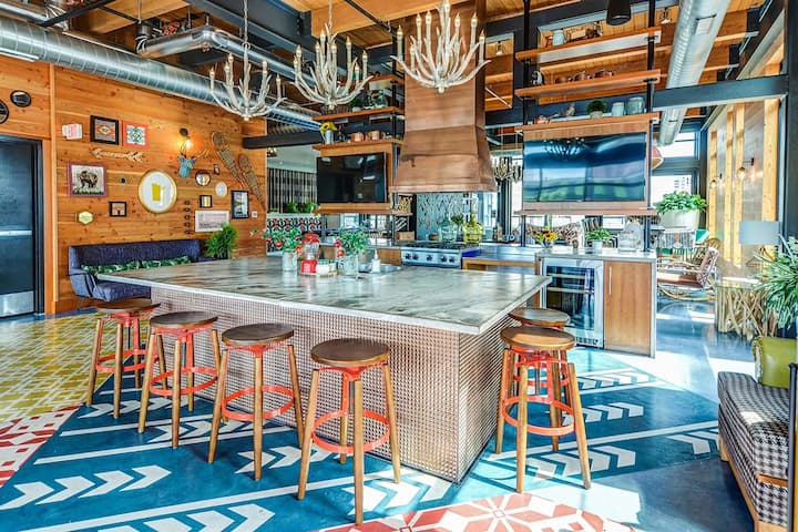 Ultra Luxury Downtown 2bd Condo | Gym/pool/lounge - Minneapolis