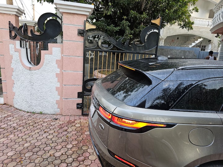 Peter Luxury House Safe & Secured 4 Bedroom Home - Kingston