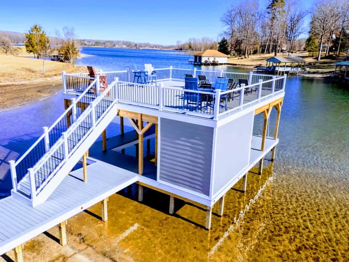Lakefront Luxury - New 6br, Lake Anna, Dock, Games - Lake Anna, VA