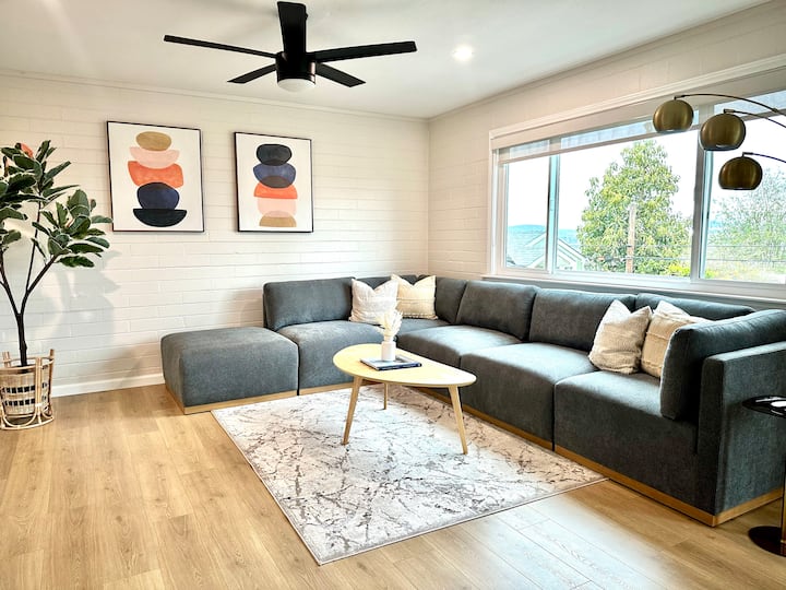 Panoramic Hilltop Gem - La Mesa, CA