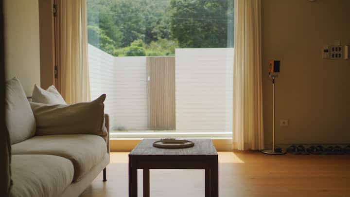 산에 둘러 쌓인 마을 속 “풀길스테이” 도고온천과 예당저수지 인접한 독채 숙소 - 예산군