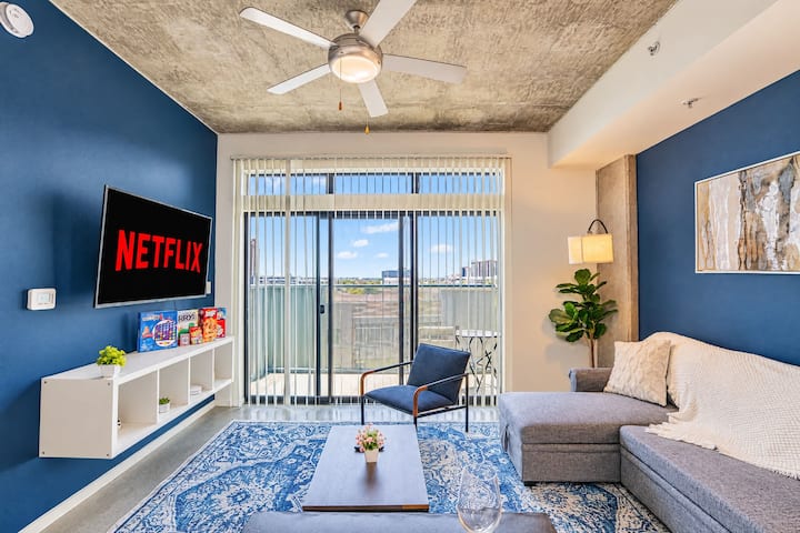 Phx Dt Apartment With Balcony + Gym + Pool Parking - Downtown Phoenix - Phoenix