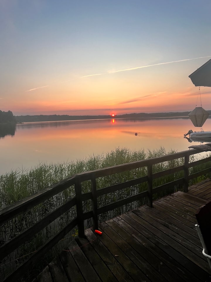 Stuga Vid Vänern, Egen Brygga, Bastu Och Utedusch - Åmål