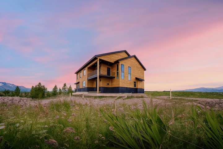 Grizzly Lodge+hottub+ac+wifi+6bdrms+close2ynp - Idaho (State)