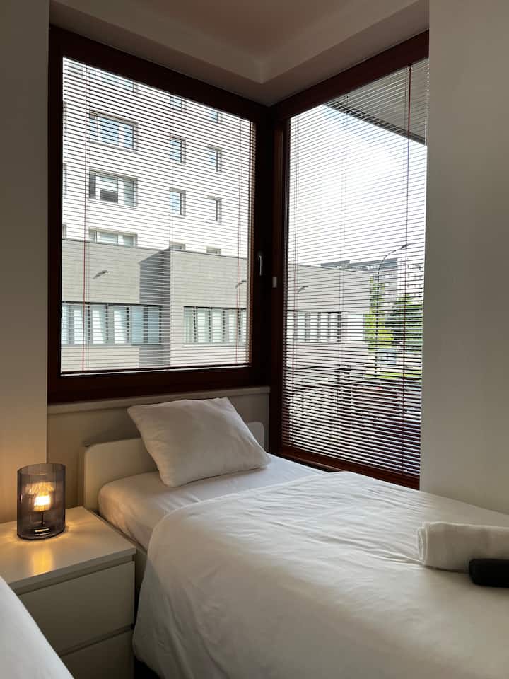 Modern 3-bed Apt, Free Parking, Near City Center - Praga