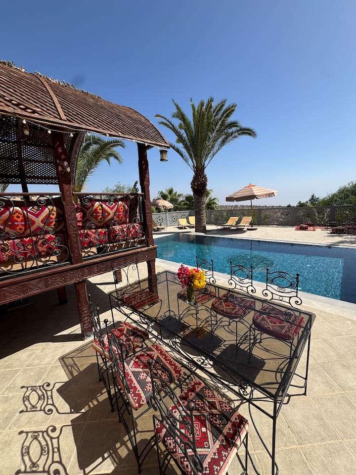 Villa Spacieuse Avec Piscine Privée, Proche Plage - Taghazout