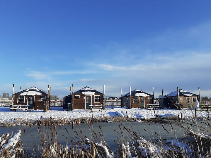 Circulaire Hooiberghut, Weiland - Woerden