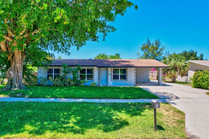 Family Friendly Retreat- 3 Br - Highland Beach, FL