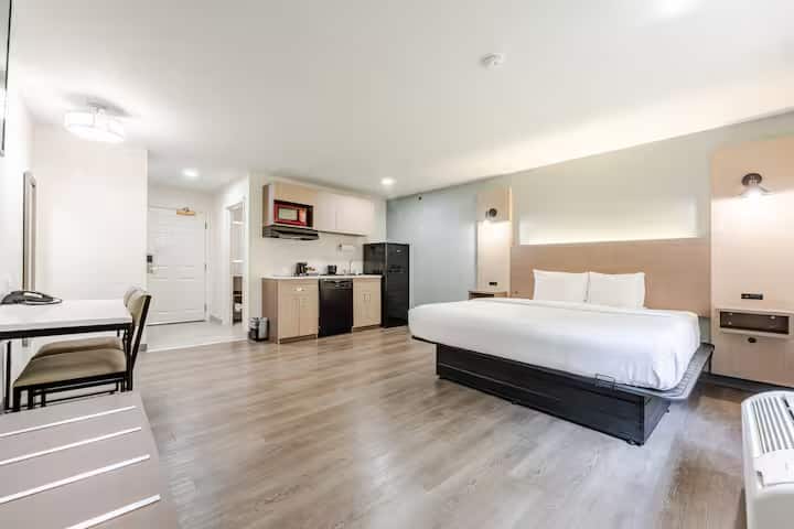 Newly Renovated Hotel - Columbia/harbison - Columbia, SC