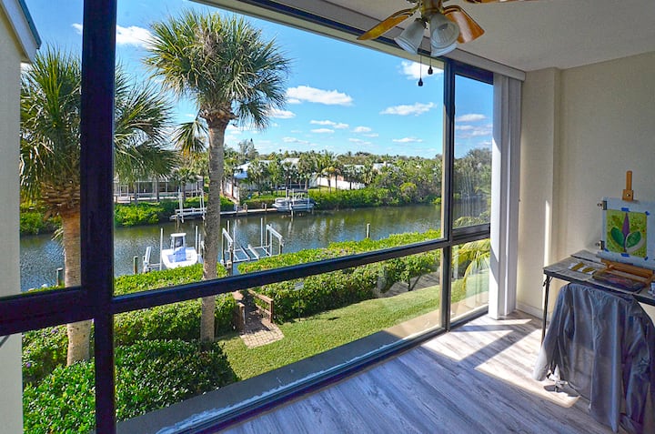 Beautiful Canal Water View! - Vero Beach, FL