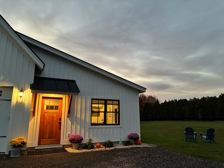 Charming Guest House Lean-to For Two. - Vermont