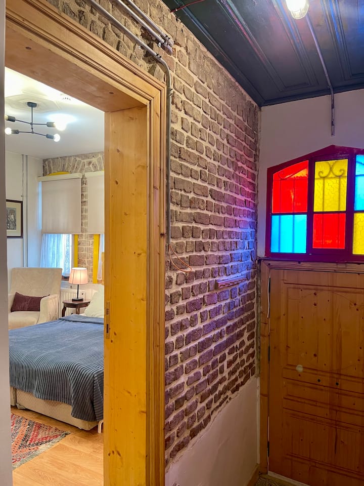 Charming Apt & Private Entrance - Cihangir